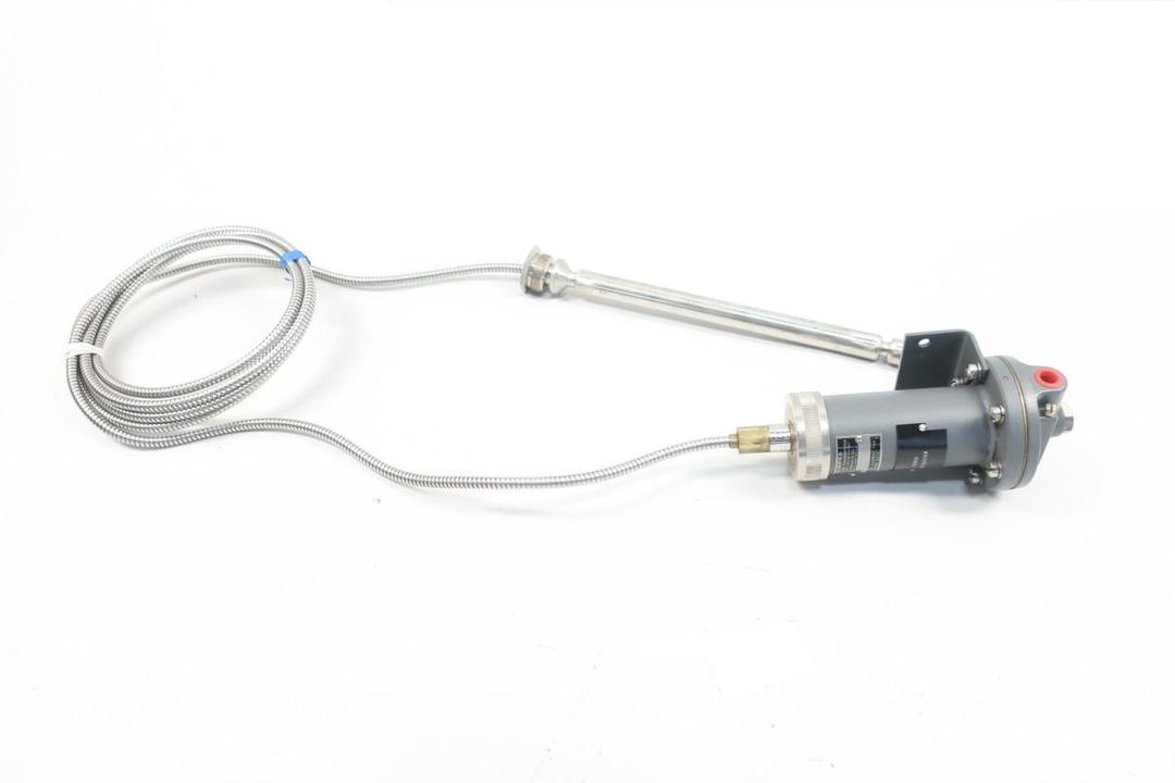 MOORE PRODUCTS 33E5690 NULLMATIC TEMPERATURE TRANSMITTER