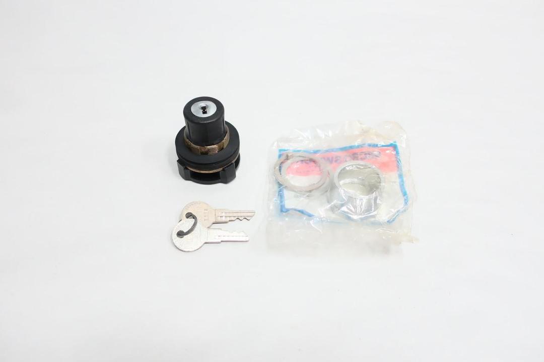 MICRO SWITCH PTKBC2241 SELECTOR SWITCH W/ KEY MODEL B